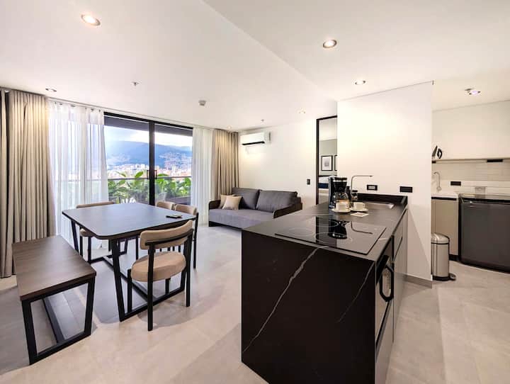 Amplia Habitación Familiar - 2 Habs - Medellín, Colombia