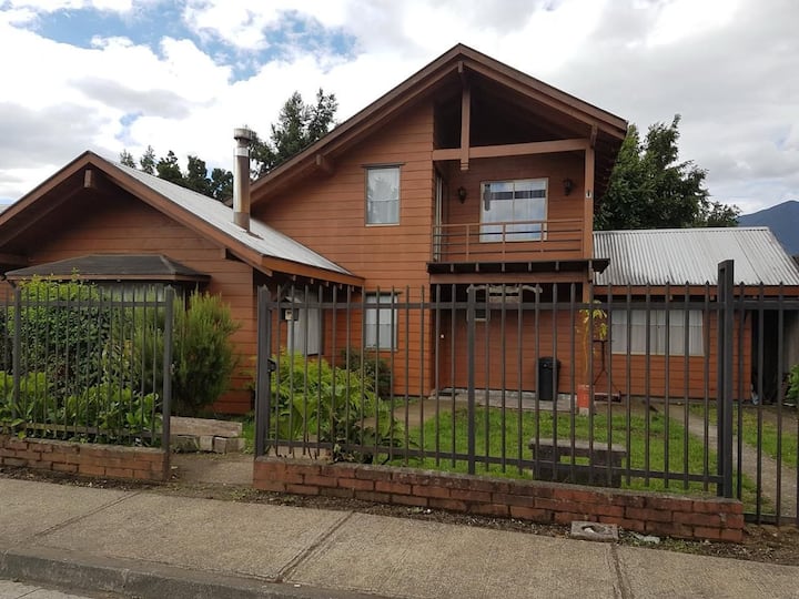 Amplia Casa Familiar Céntrica En Pucón - Pucon