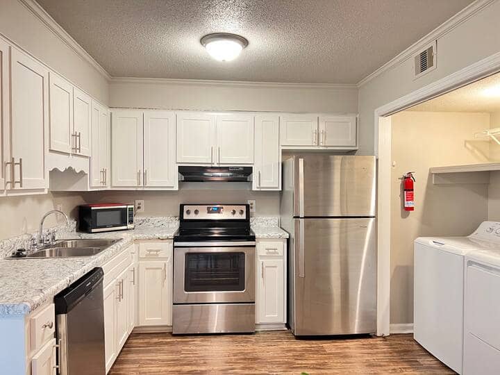 Cozy Townhome - Augusta, GA