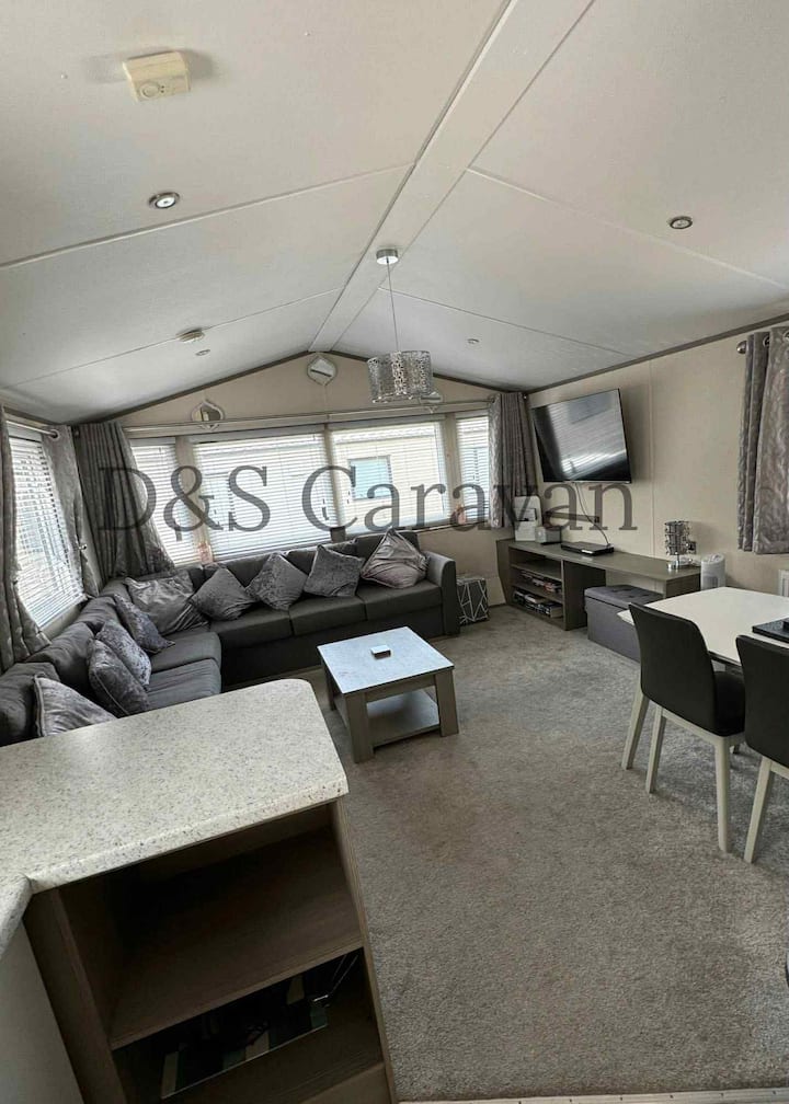 D&s Caravan - Towyn