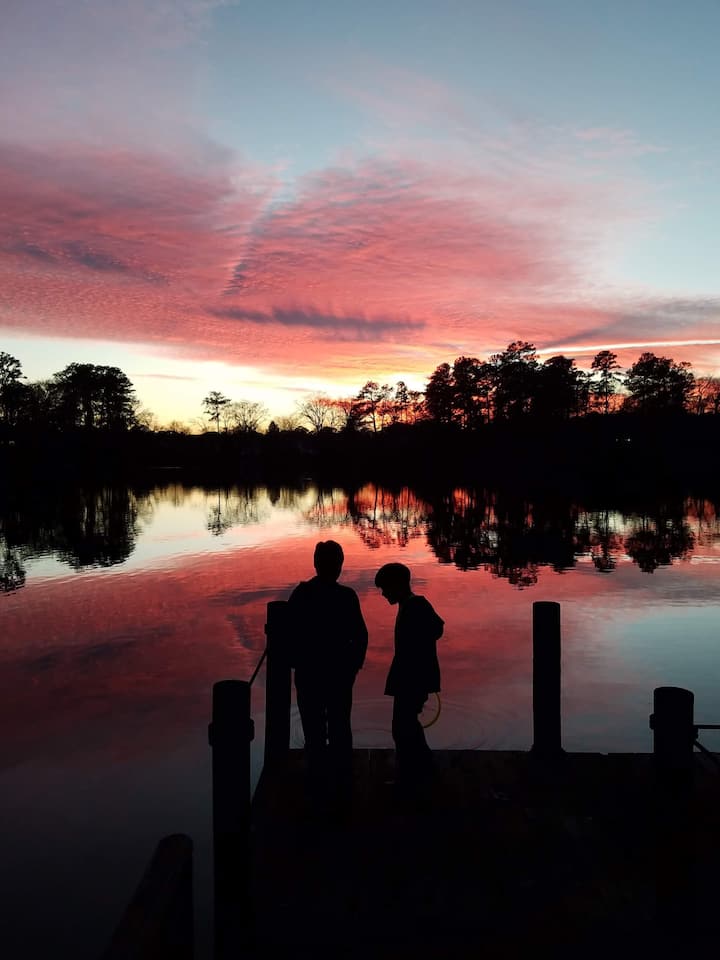 Lakefront Suite: Fully-equipped, Private 2br - Virginia Beach, VA