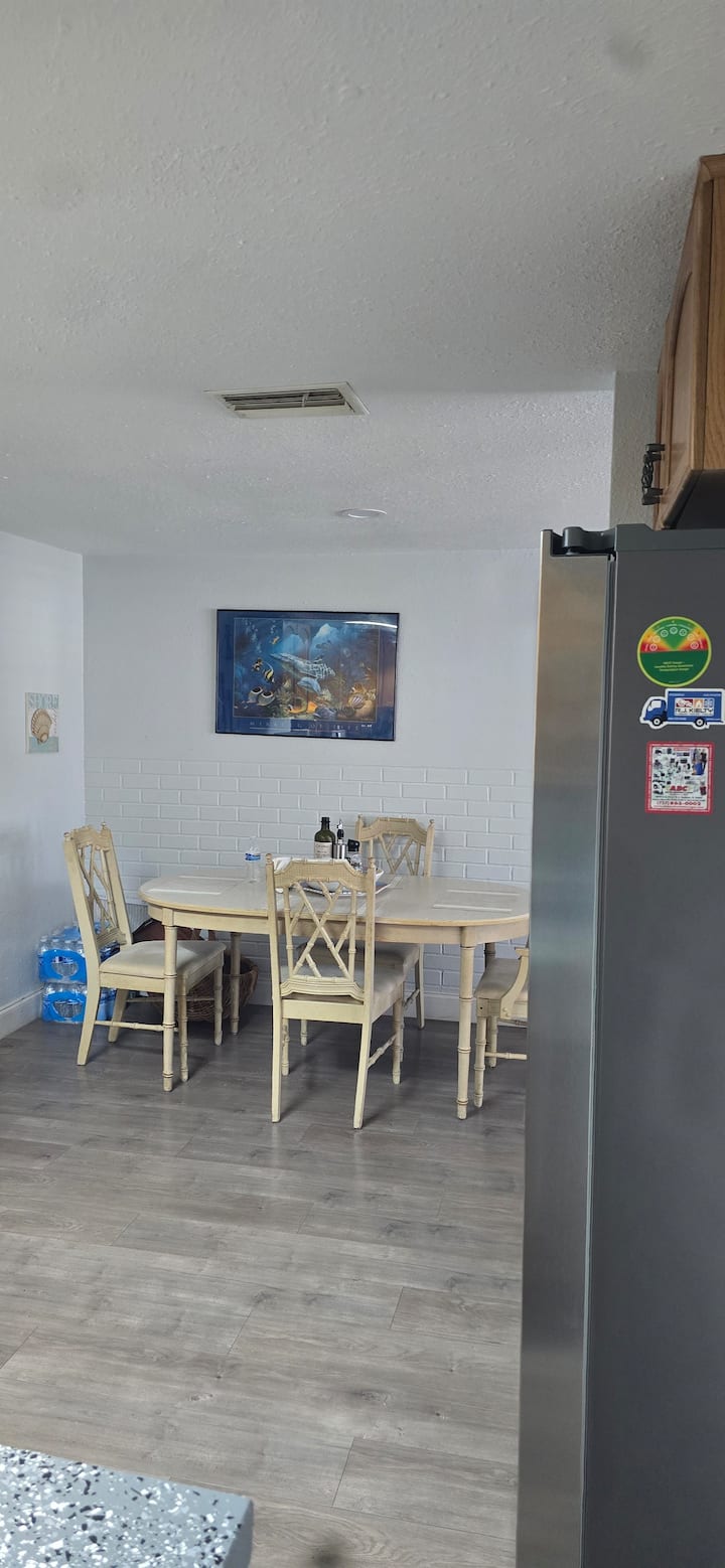 House Near Shopping Centers, Restaurant, Beaches - New Port Richey, FL