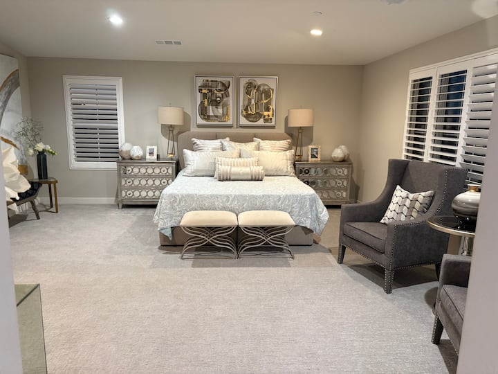 A Spacious House In A Quiet Neighborhood - Lancaster, CA