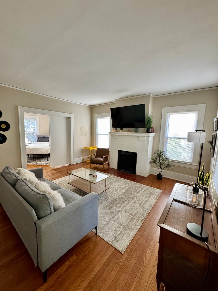 Charming Apartment On Cozy Ardmore Street! - Winston-Salem, NC