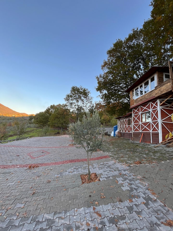 The Hidden Gem On The Mountain. - Gemlik