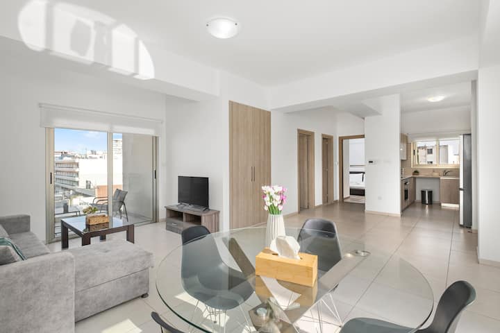 Downtown City View 2 Bedroom Apartment - Larnaka