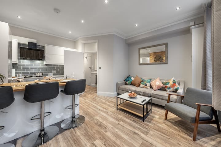 Zone 2 Luxury 3bed 2bath Apt - Kilburn - London