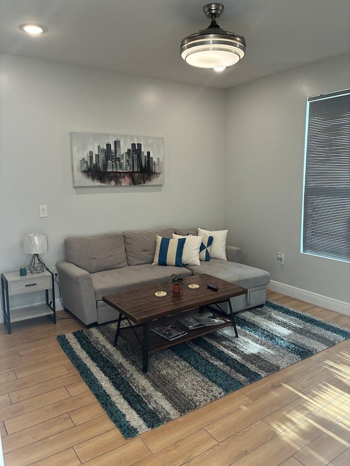 Coastal Charm 1 Bed Apt. - Biloxi, MS