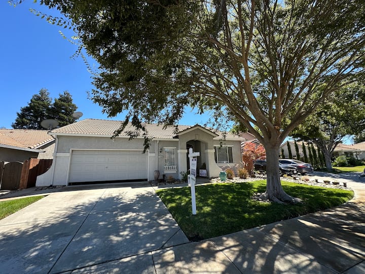 Cozy Home - Tracy, CA