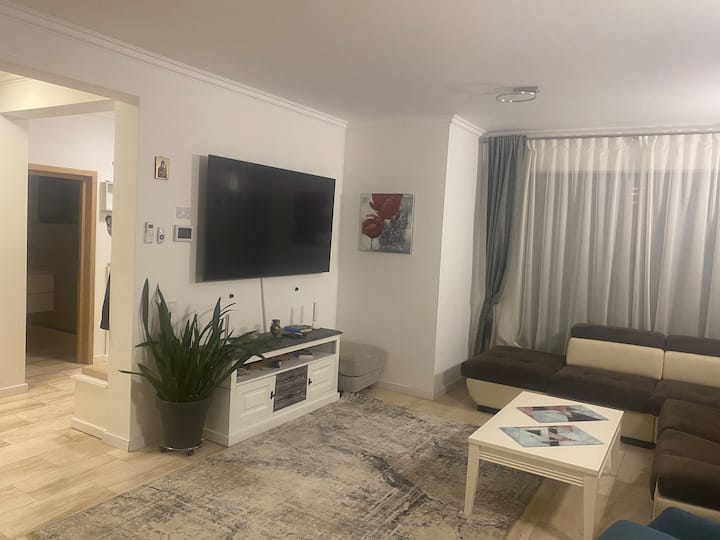 Apartament-130 Mp -Parter•liniște•aproape De Oraș - Marosvásárhely