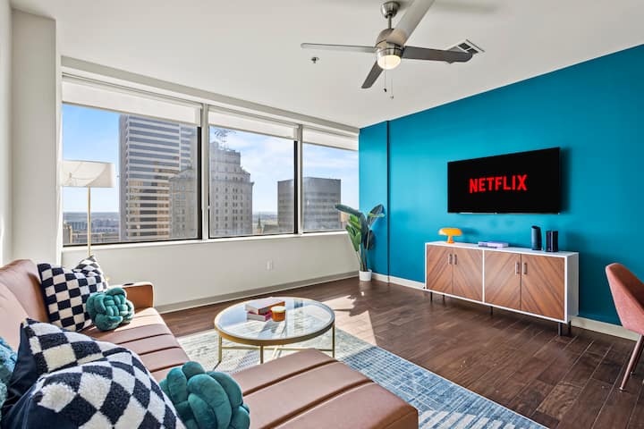 Lux 1br Downtown Dallas | Pool | Gym | Walkable - Dallas, TX