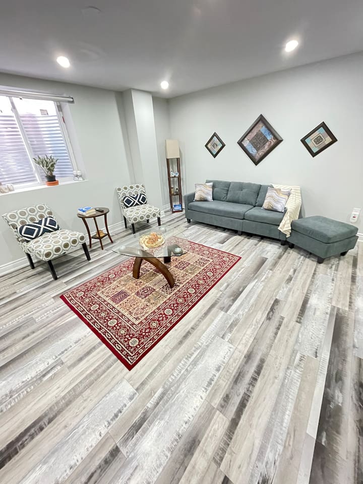 Bright And Cozy Two Bedroom Basement Apartment - Ontario