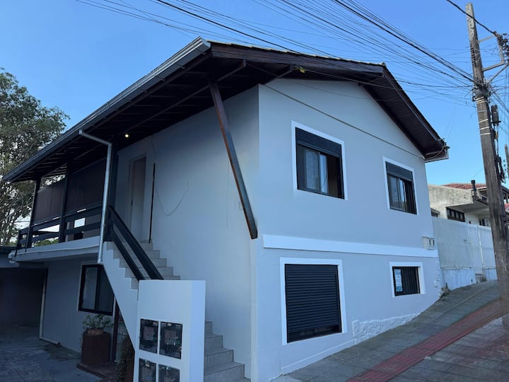 Casa No Coração De Garopaba A 300m Da Praia - Garopaba