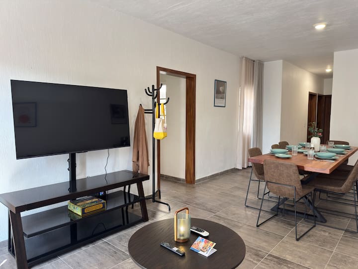 Upstairs Family Home | Central Location, A/c, Wifi - Guadalajara