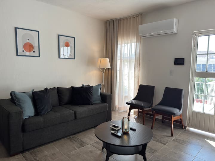 Upstairs Family Home | Central Location, A/c, Wifi - Guadalajara