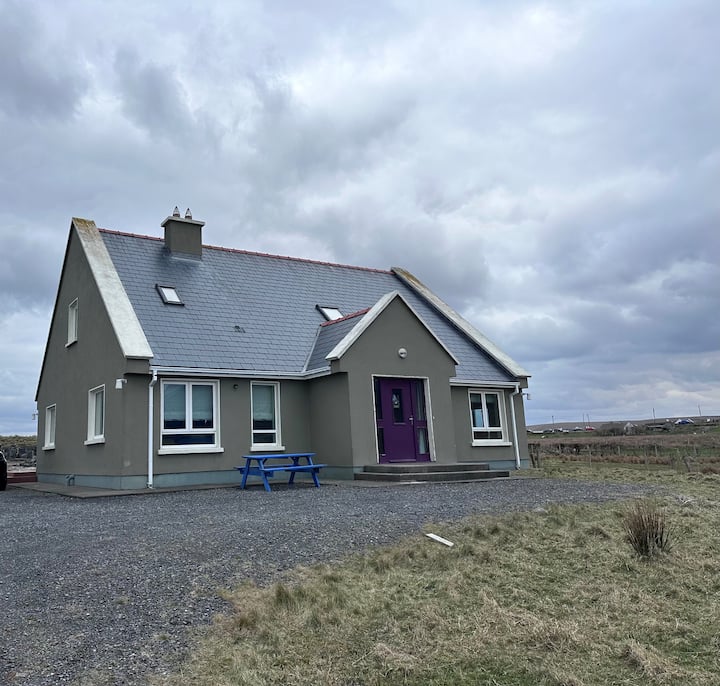 Large Comfortable Cottage - Achill Island