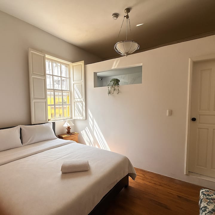 Acogedora Suite Cerca De Plaza Foch - Quito (Ecuador)