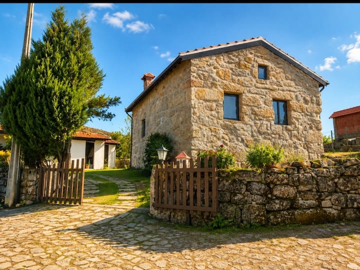 Casa De Campo, Na Serra Da Aboboreira. - Marco de Canaveses
