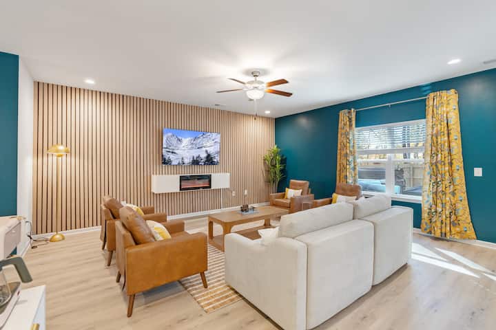 Clt Luxe Home | Hot Tub | Game Room | Sleeps 16 - Charlotte, NC