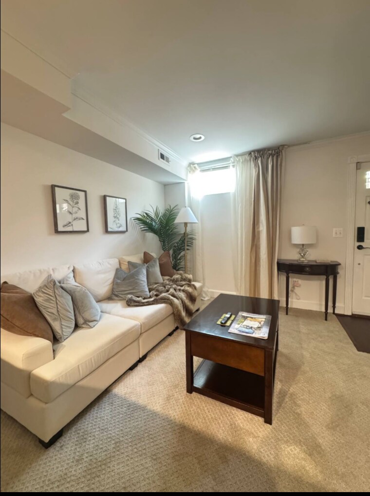 Elegant English Basement in Historic Old Town - Guest suites for Rent ...