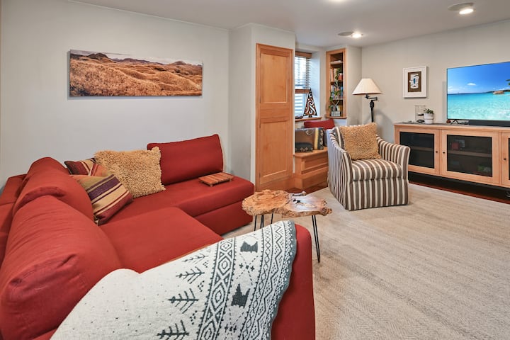 Kingfield Lower Level Suite - Minneapolis, MN