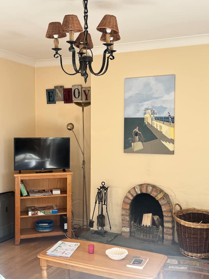 Galway Bay Coastal Charm With Cosy Wood Fire - Galway