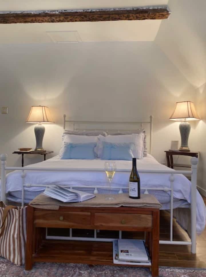 Romantic Winery Escape – Champlain Suite - Cornwall