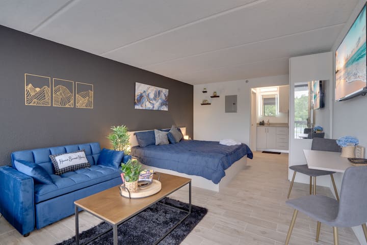 Designer Suite 5 Mins To Disney+free Parking/pool - Old Town, Kissimmee