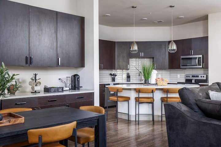 Upscale Modern Hill Counrty Stay Premium Amenities - Georgetown, TX