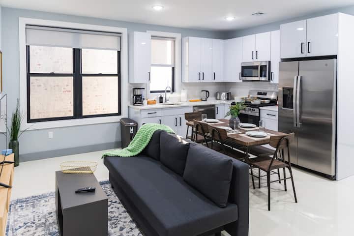 Twenty Min To Times Square W/ Free Indoor Parking - West New York, NJ