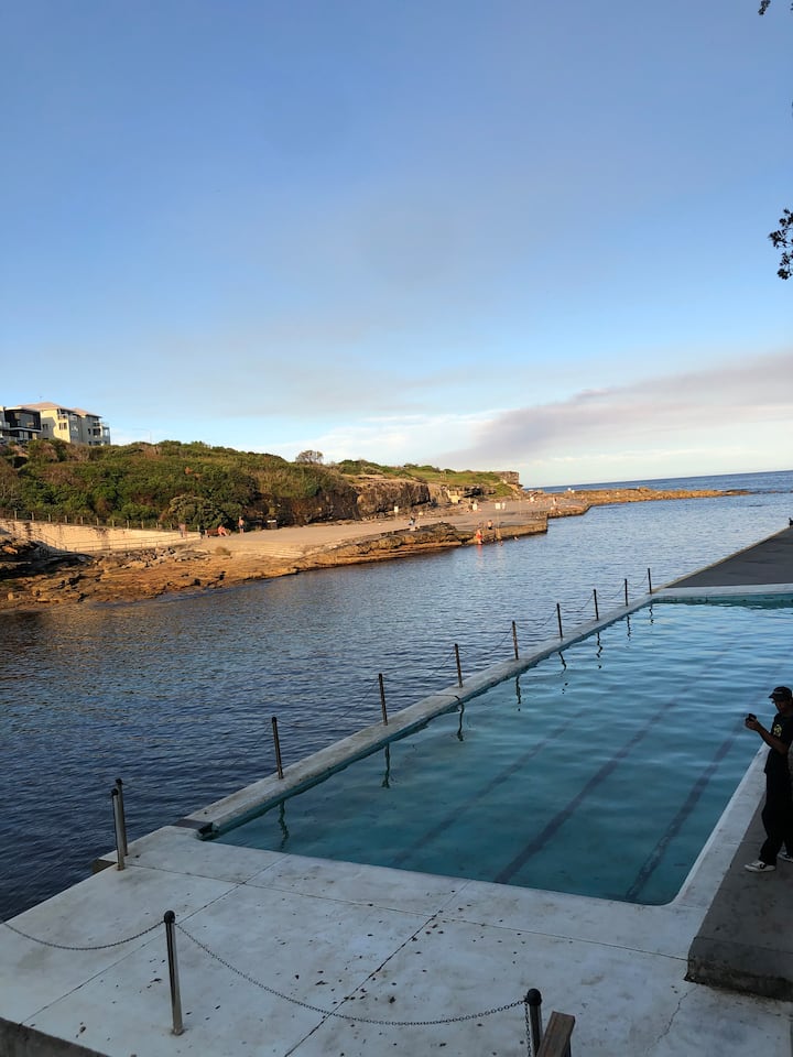 Coogee–clovelly Beach Escape · Cafés At Your Door - Coogee