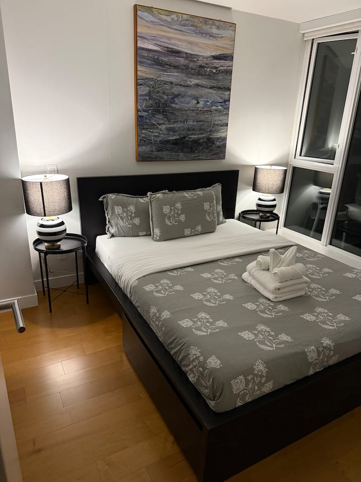 Walkable City Stay  Stunning Views  Modern 1br - Vancouver