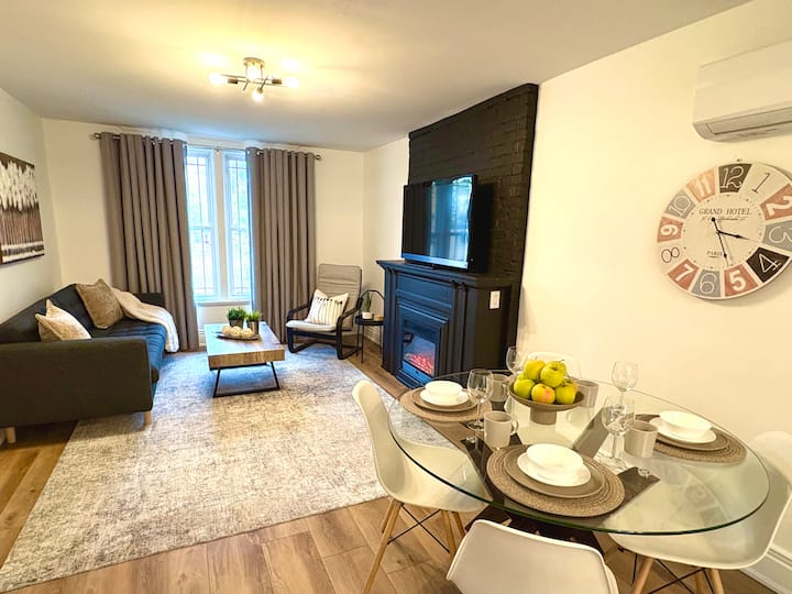 Luxury Living - Downtown London, Quiet Street - London, Ontario