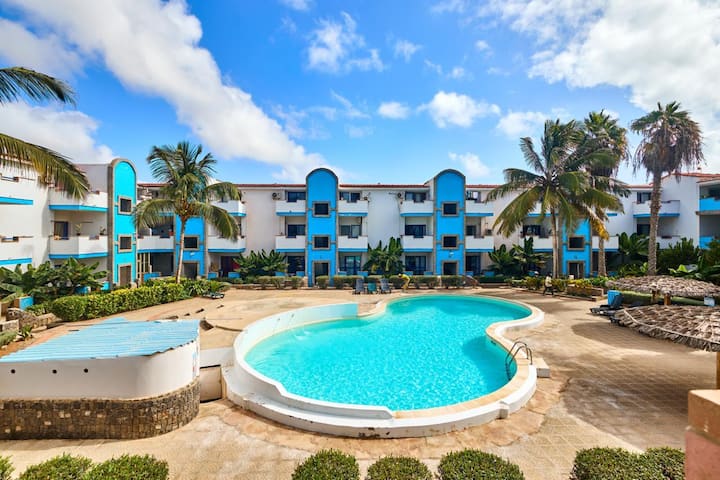 Salero Levlev · Piscina · Varanda · 3 Min Da Praia - Cabo Verde