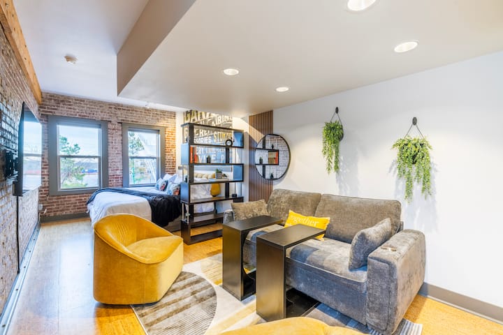 Prime Downtown! Walk To Dining, Parks & Trails - 로저스