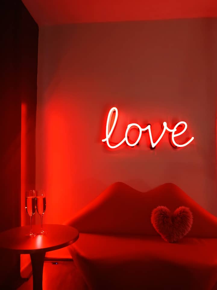Private Romantic Retreat For Two • Luxury Escape - Hegewisch - Chicago