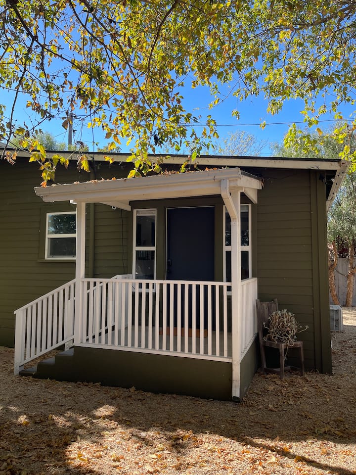 Watertower Bungalow - Los Alamos, CA