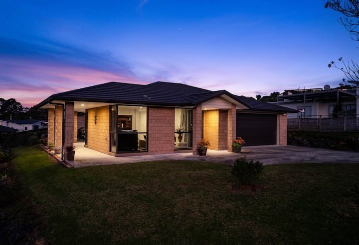 Stroll To Mangawhai Markets & Estuary - Mangawhai