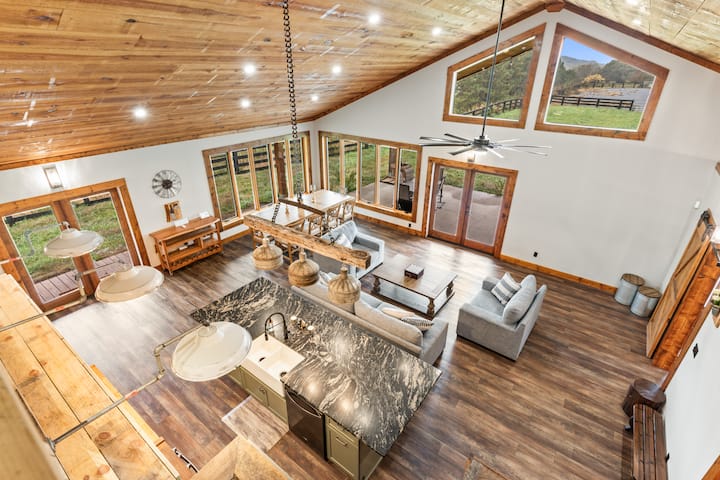 10-acre Farm Retreat W/ Hot Tub & Views - Ellijay