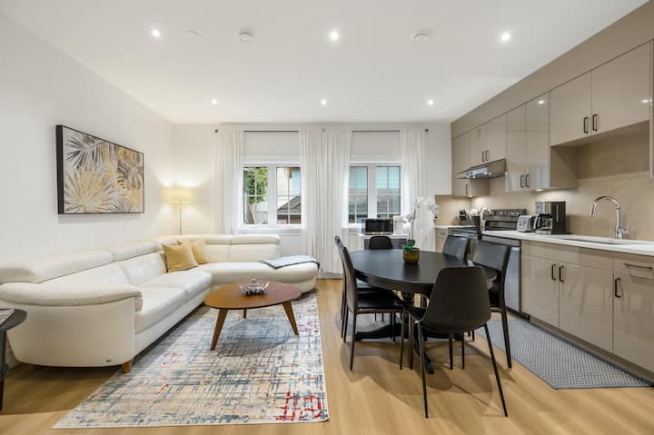 New Luxury Dunbar 4br Home | Near Ubc | Sleeps 10 - Vancouver