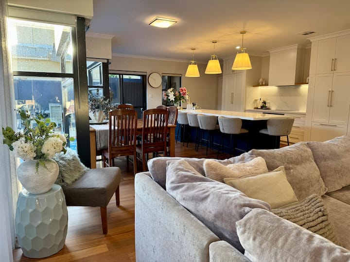 5br South Freo Coastal House: Near Coffee Shops - Perth