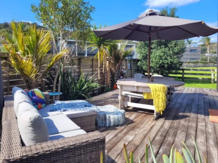 Hosts On The Coast All Decked Out - Whitianga