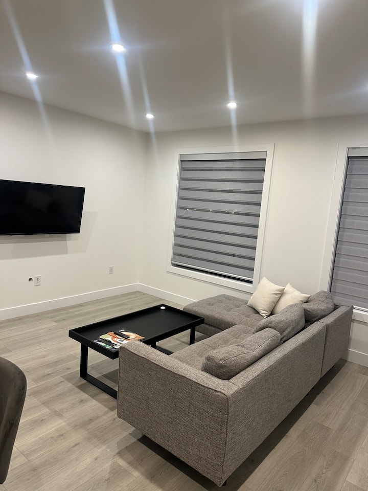 1 Br Ladner Suite - Ladner