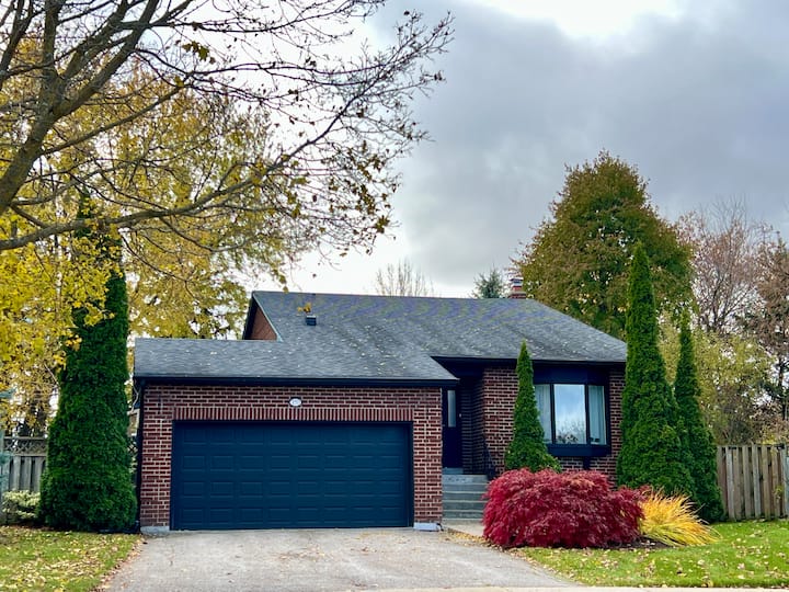 Monthly-familyhome-hospital-parkingbackyardschools - Newmarket