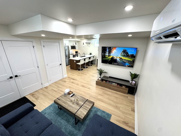 Bright & Luxury Basement Suite W/ Private Entry - London, ON, Canada