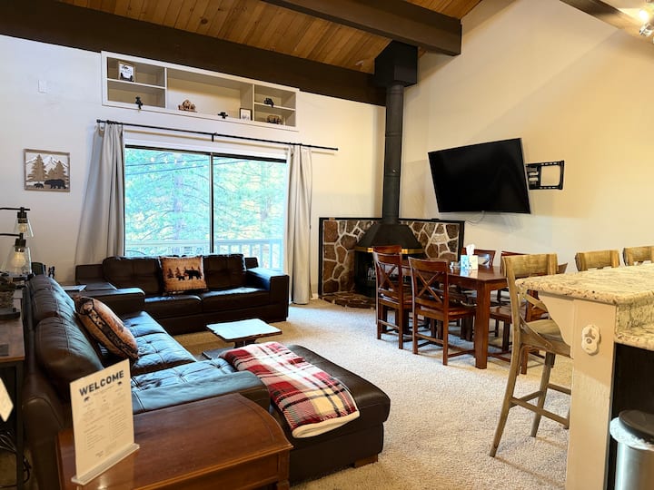 3bd/2ba+loft, Entire Condo | Nearby Trails & Lake - North Lake Tahoe, CA