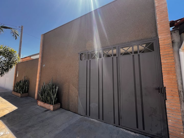 Casa Nova E Segura Para Até 12 Pessoas - Catanduva