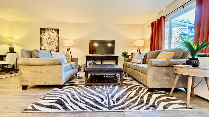 Cheerful Escape Lacey Sleeps 6 Fenced Yard - Olympia, WA