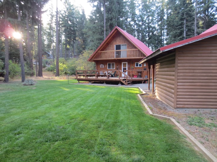 8 Guest Family Cabin W/ Loft Beds Walk To Lake - Roslyn, WA