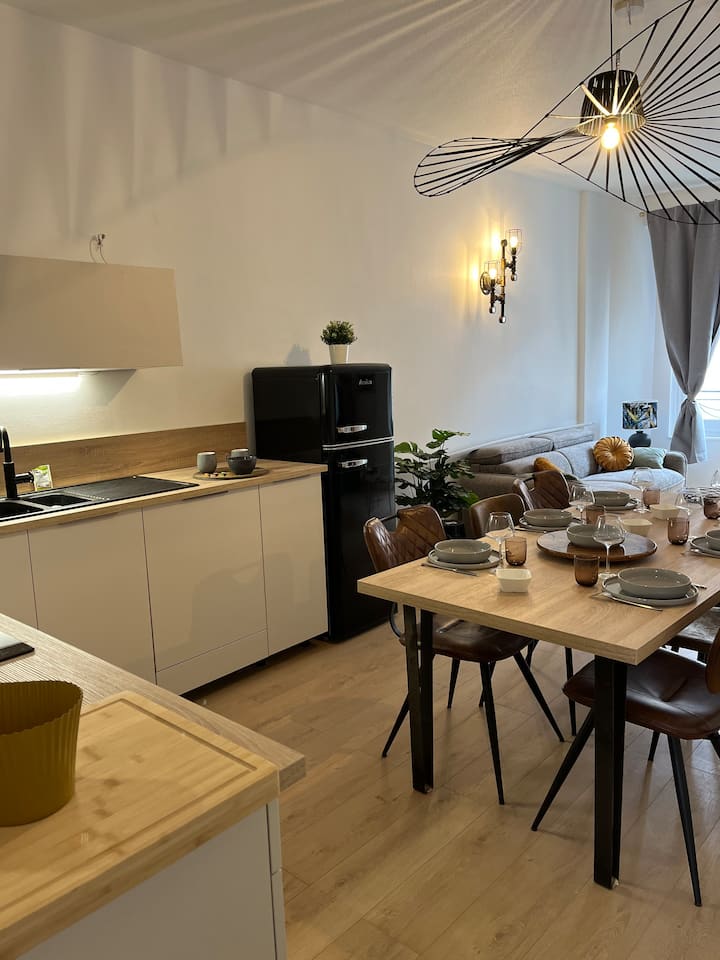 Thermes Et Quais Allier
Gd T3 6 Pers + Bébé - Bellerive-sur-Allier